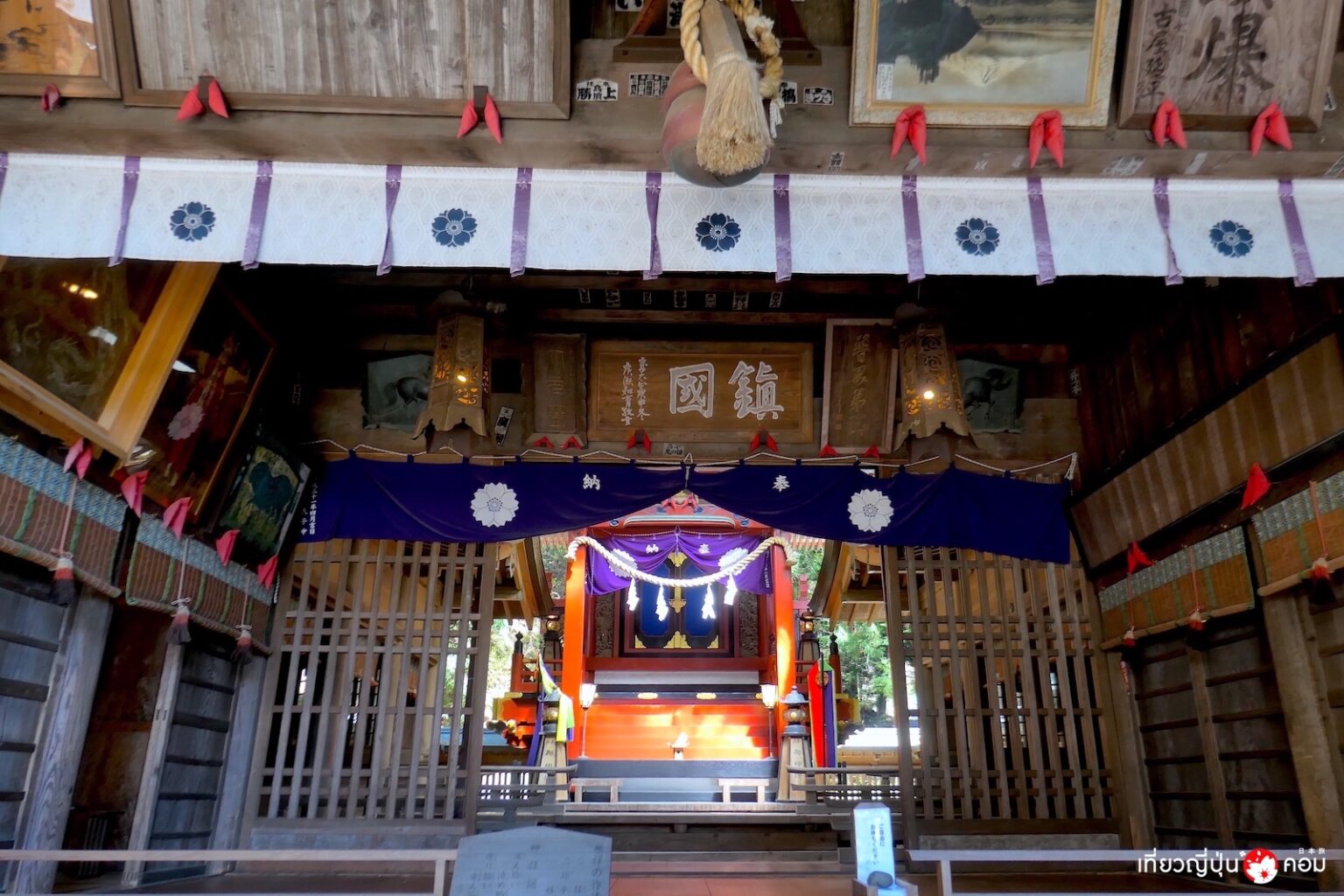 Yamanashi: ซุ้มประตูโทริอิแห่งท้องฟ้า Tenku-no-Torii ศาลเจ้า Kawaguchi Asama Shrine ที่มีฉากเป็น ...